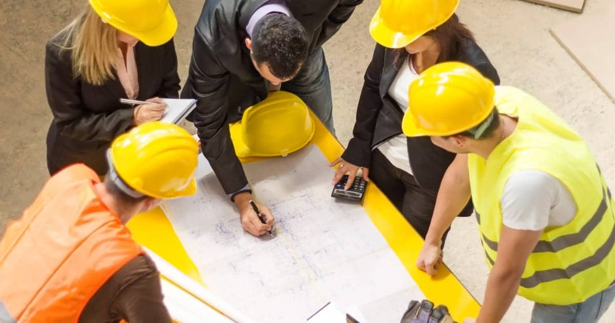 🤝 Architecte Contractant Général : Les Contrats à Connaître ! 🏗️